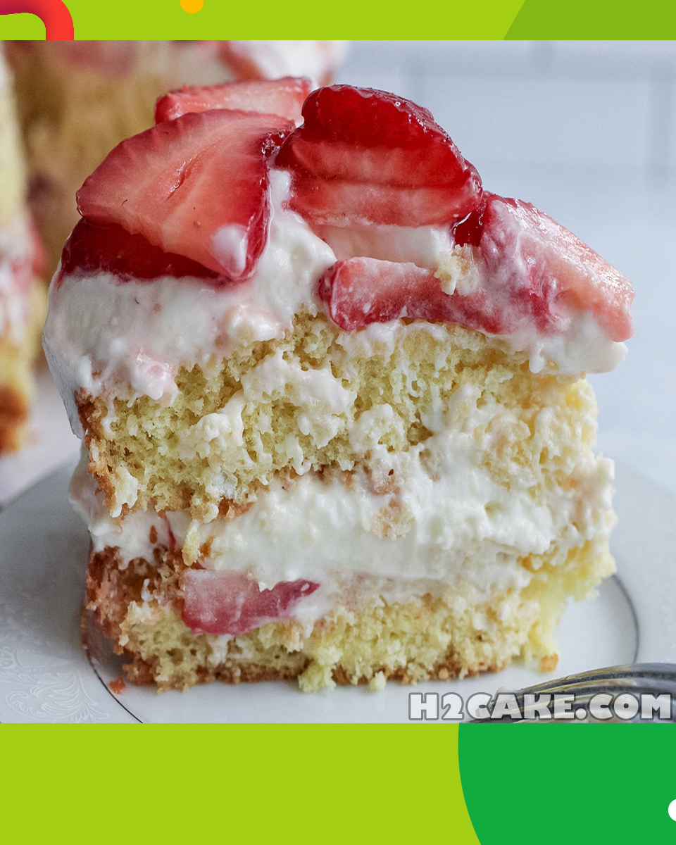 Irresistible Strawberry Sponge Cake Creation - H2Cake